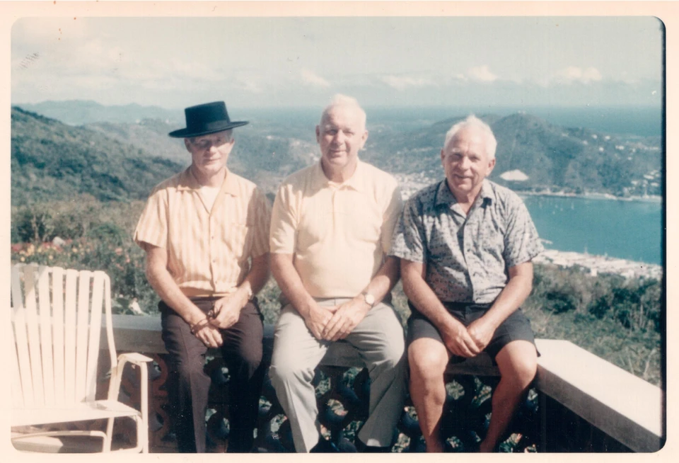 Les trois frères Viette, de g. à dr. : Gaston, (9 mai 1906 - décembre 1974)